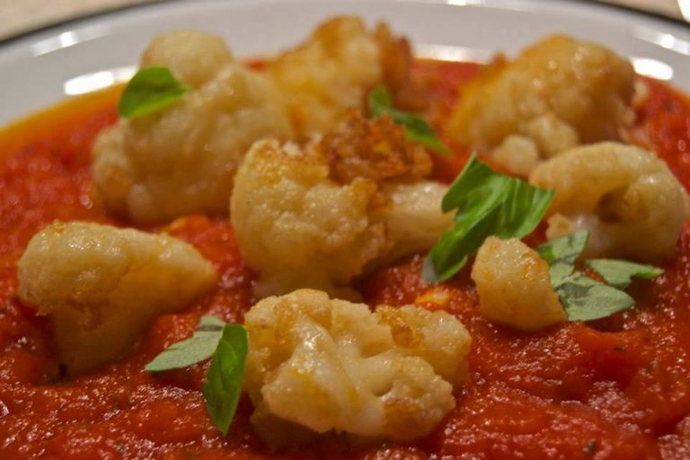 Coliflor en salsa de tomate - Recetas de Cocina